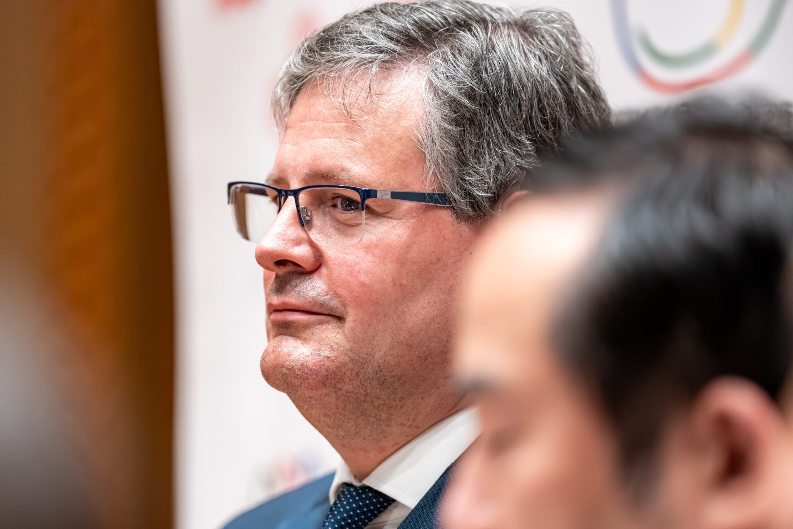 『手話』と『ろう文化』は誇り〜ICSDコーサ会長、デフリンピック東京大会に向けて – Paraphoto